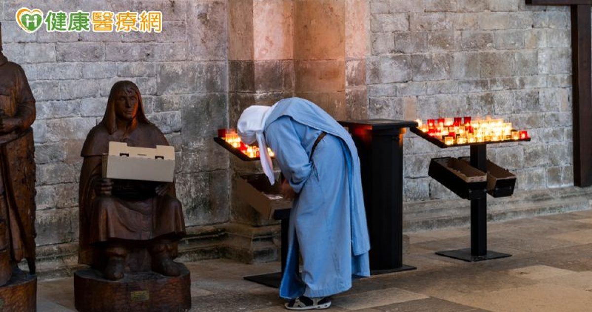 9旬婦膝關節退化！跪禱吃力 「自體免疫細胞治療」有效緩解不適 | 生活 | CTWANT