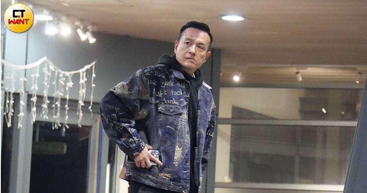 黃金諧星配美人1／小鐘示愛小24歲女團成員 共處4小時樂跑腿買餐送暖 | 娛樂 | CTWANT