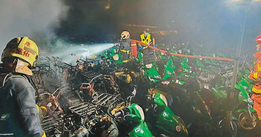 廢棄電動機車疑自燃 共燒毀將近101輛 | 社會 | CTWANT