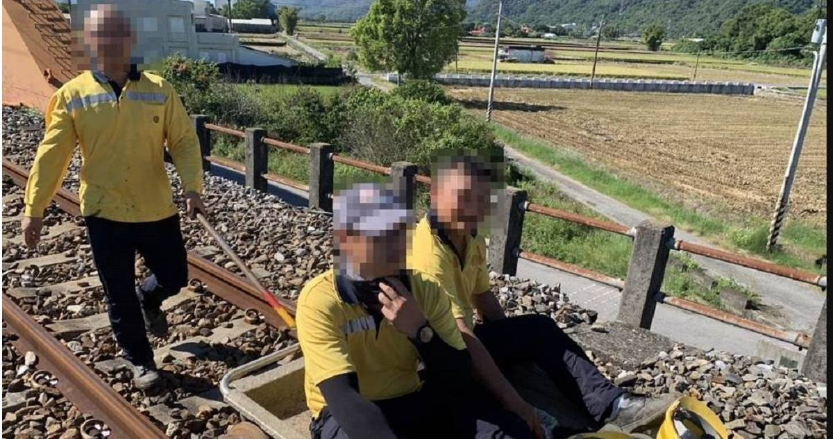 台鐵整修驚傳意外！4工人慘遭鋼軌擊中 其中1人傷重急送醫 | 社會 | CTWANT