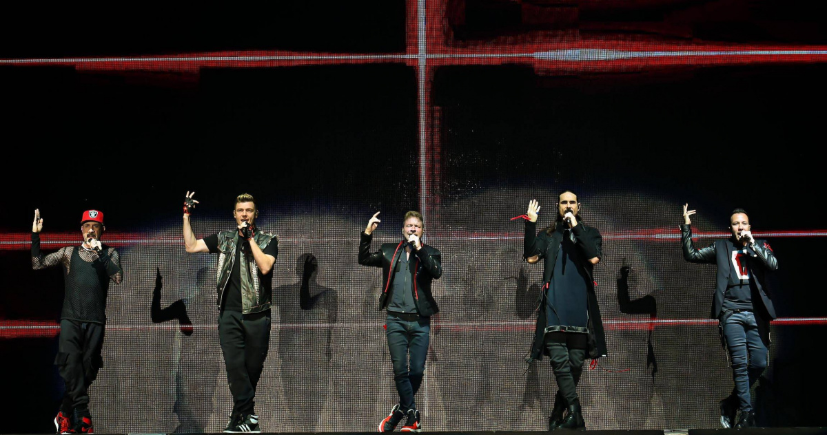 新好男孩成軍30年首度高雄開唱 AJ、Kevin台上撩粉丟「原味內褲」 | 娛樂 | CTWANT