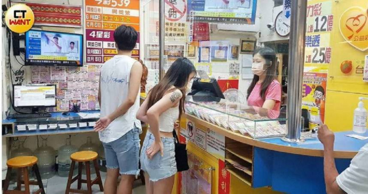 50歲高雄男700元中9.11億威力彩 得主領獎表示：要想一想怎麼用 | 生活 | CTWANT