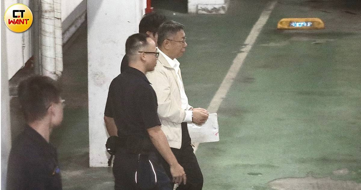 快訊／柯文哲抵台北看守所 外圍50民眾聚集 | 政治 | CTWANT