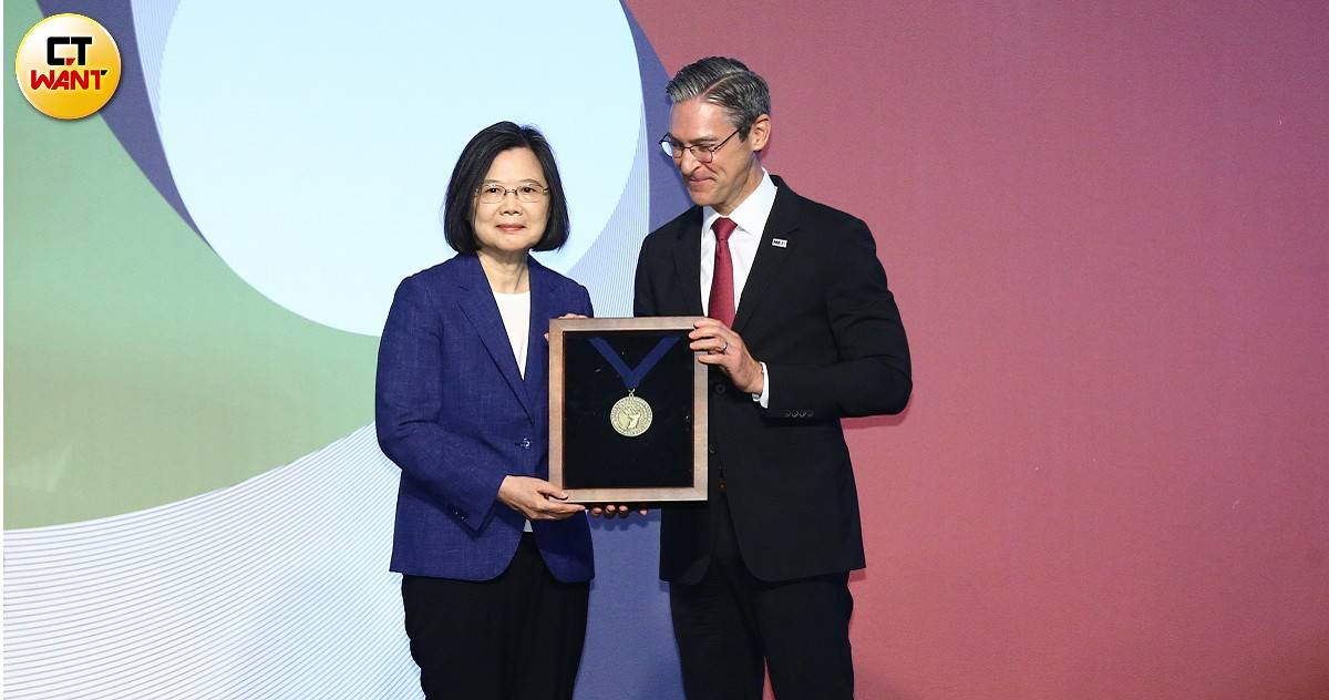 出席「台灣民主基金會」活動 蔡總統：對抗挑戰民主的勢力 | 政治 | CTWANT