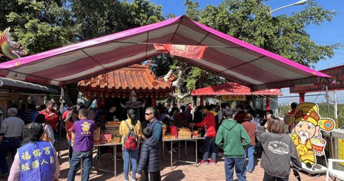 彰化芬園土地公請吃泡麵呷免驚 過年7天狂嗑6萬碗 | 生活 | CTWANT