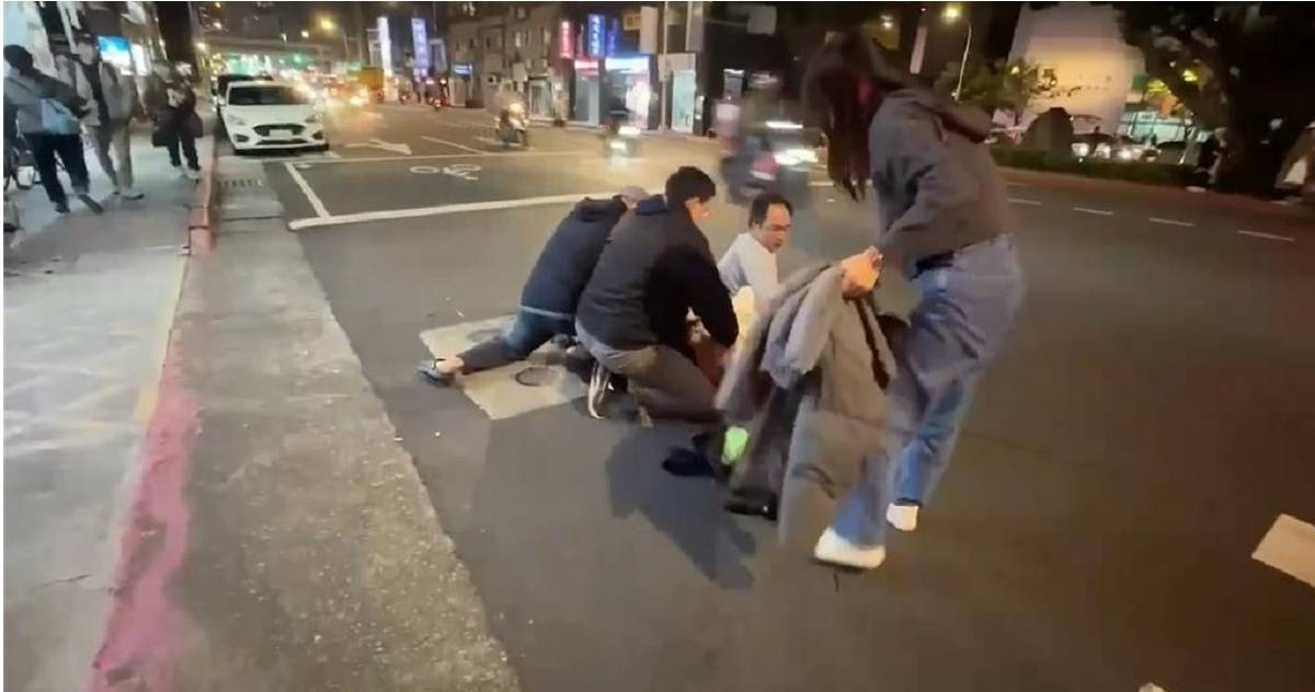 林口警街頭追捕詐欺嫌犯！熱心民眾助圍捕 員警受傷仍堅守崗位 | 社會 | CTWANT