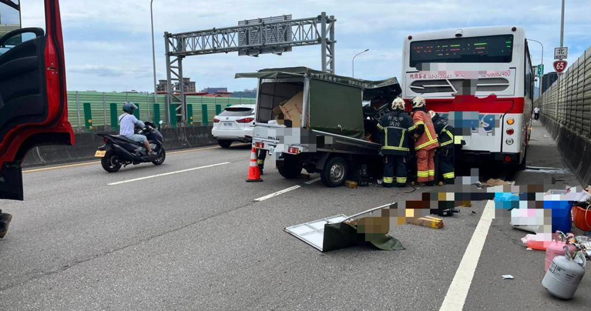 台65線小貨車追撞公車 31歲女乘客送醫搶救不治 | 社會 | CTWANT