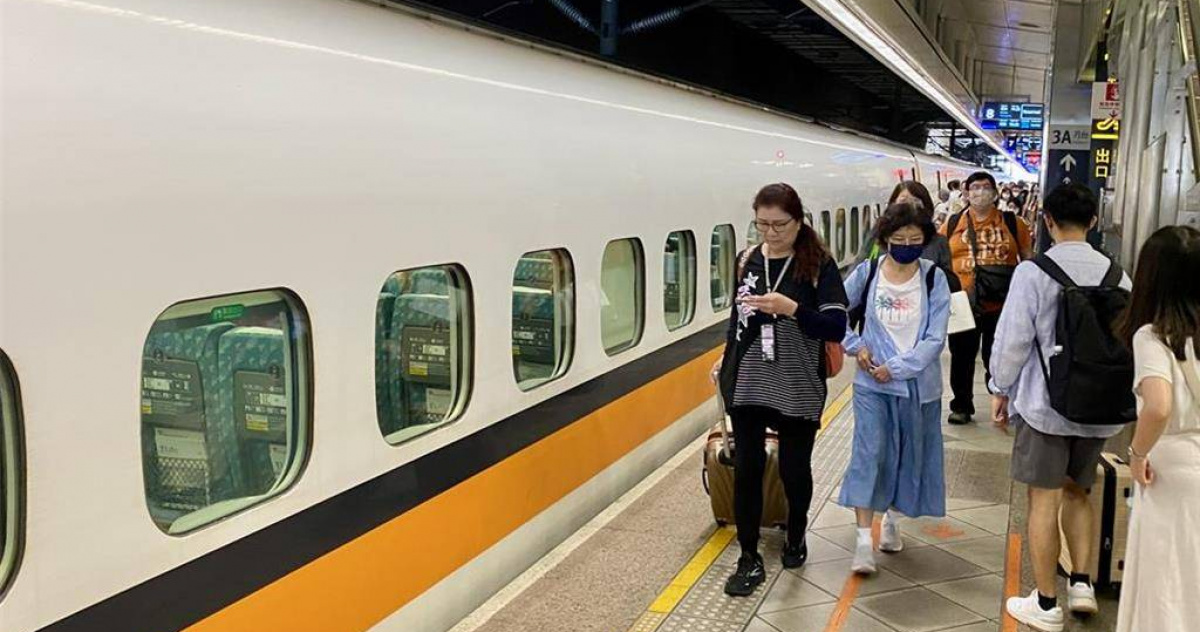 高鐵尖峰時刻擠不上 挨轟台鐵化！最快明年推「指定車次自由座」 | 生活 | CTWANT