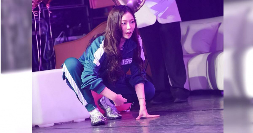 《魷魚遊戲2》宋知佑練「仰頭死法」扭傷脖子 穿196號綠色運動服PK台粉 | 娛樂 | CTWANT