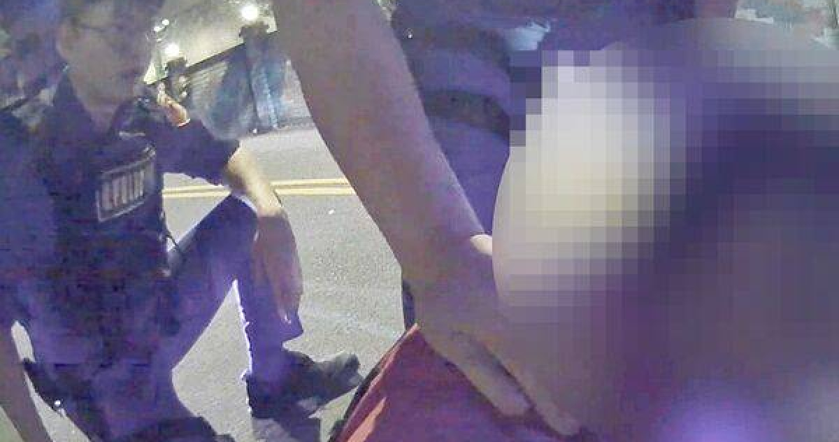 通緝男街頭急尿遭盤查 警壓制搜出毒品與名片刀 | 社會 | CTWANT