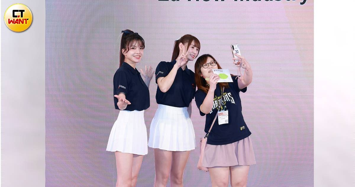 揭發許傑輝「小房間摸胸」 啦啦隊女神短今首露面 | 娛樂 | CTWANT