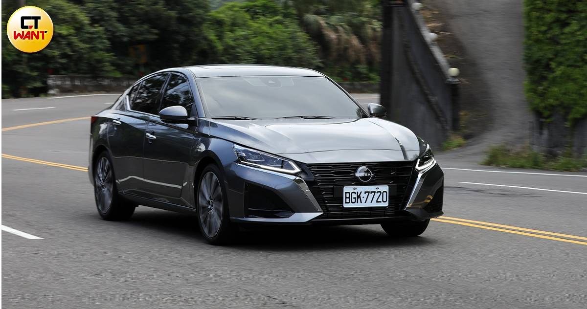 新車試駕／無懼休旅車當道 Nissan Altima小改款顏值滿分 | 財經 | CTWANT