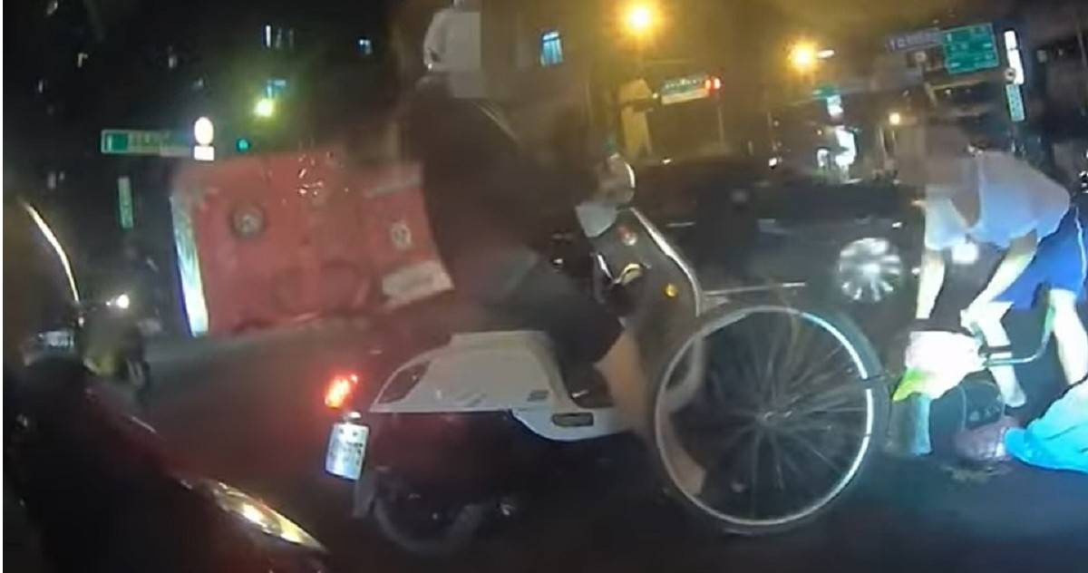 惡劣！外送員連撞鐵馬阿北逼到馬路上 甩2000元和解「接不接受？」 | 社會 | CTWANT