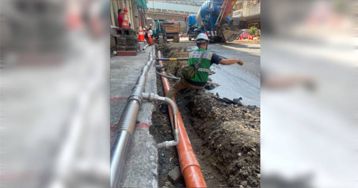 北市南京西路天坑致停水 108戶晚上8點恢復供水 | 生活 | CTWANT