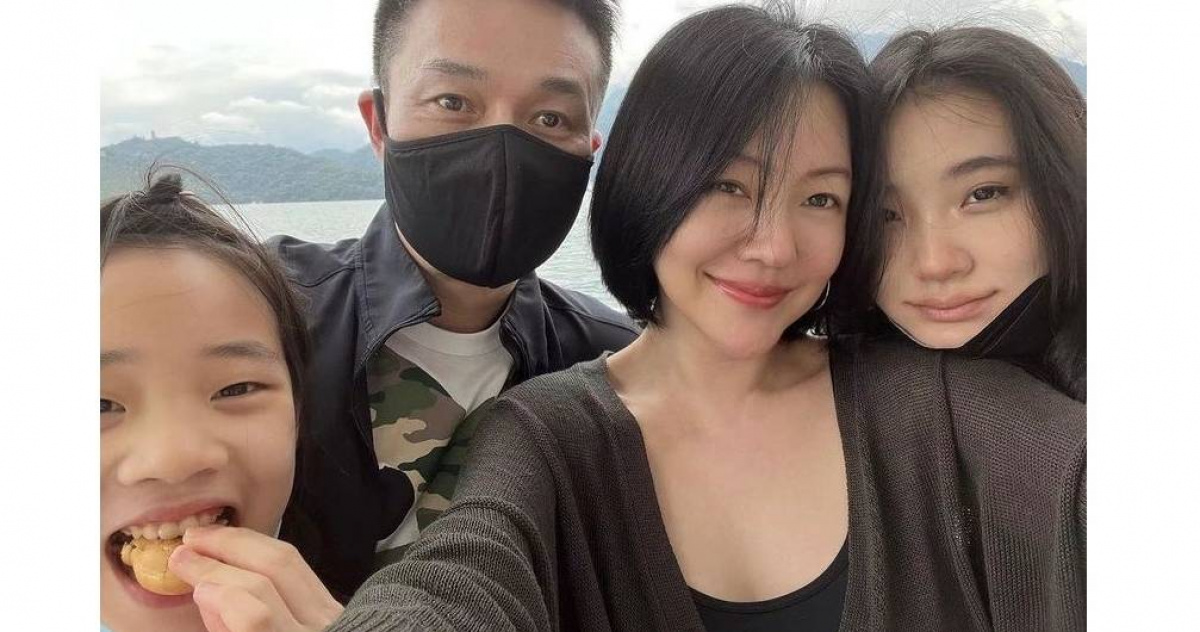 小S素顏真的美到爆炸！睡前戒紅酒改喝「這一包」，笑稱皮膚亮到被全家人嫌太閃！靠近她都要戴墨鏡！ | 漂亮 | CTWANT