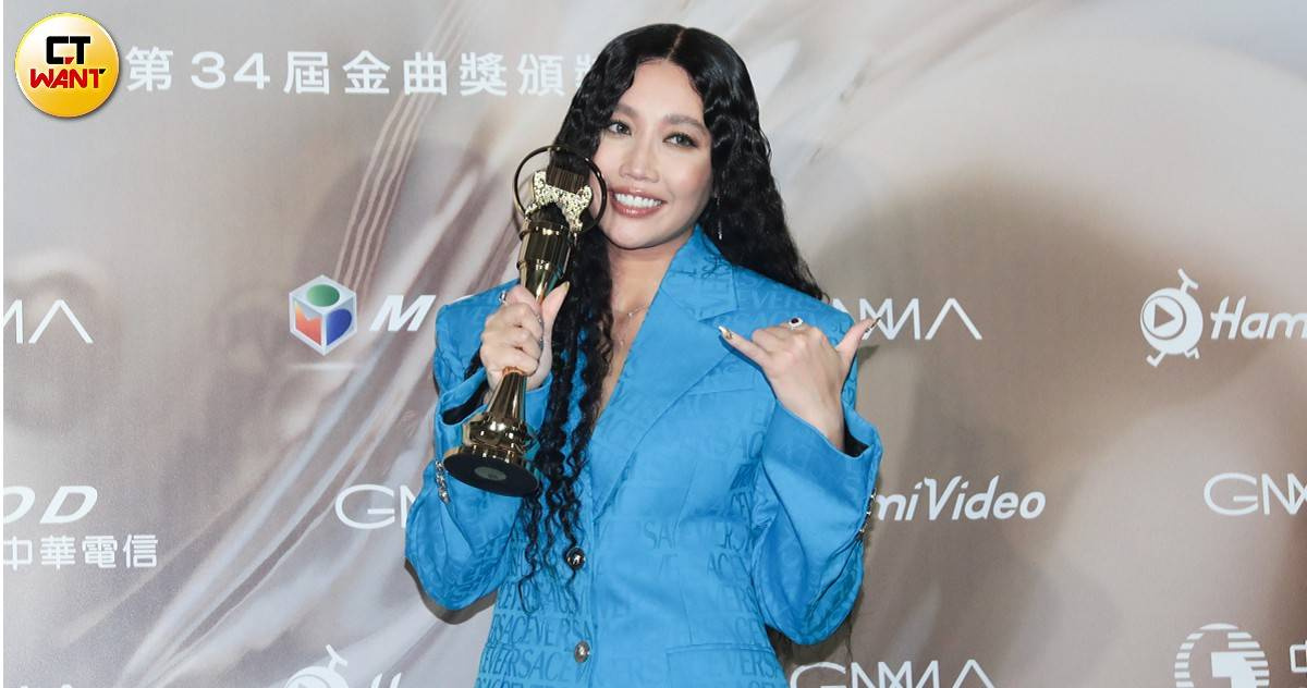 新科歌后1／A-Lin首奪金曲爽慶功 與親朋好友通宵狂歡 | 娛樂 | CTWANT