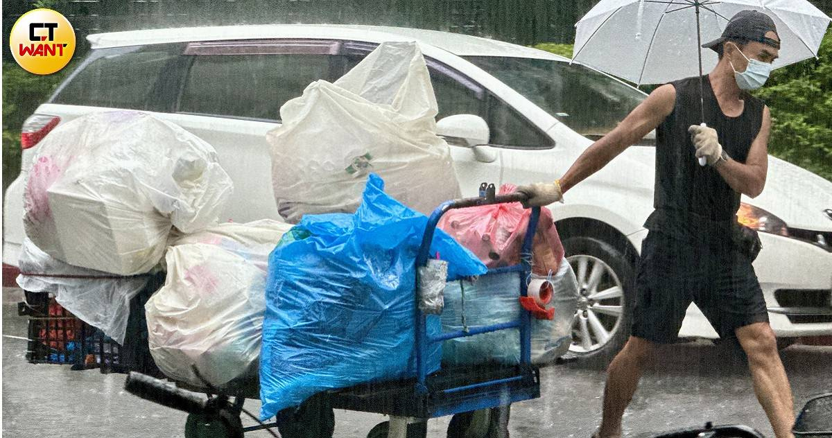 北北基桃明日停班停課！PTT好奇問「有放2天颱風假過嗎」 網憶狂颱襲捲慘況 | 生活 | CTWANT