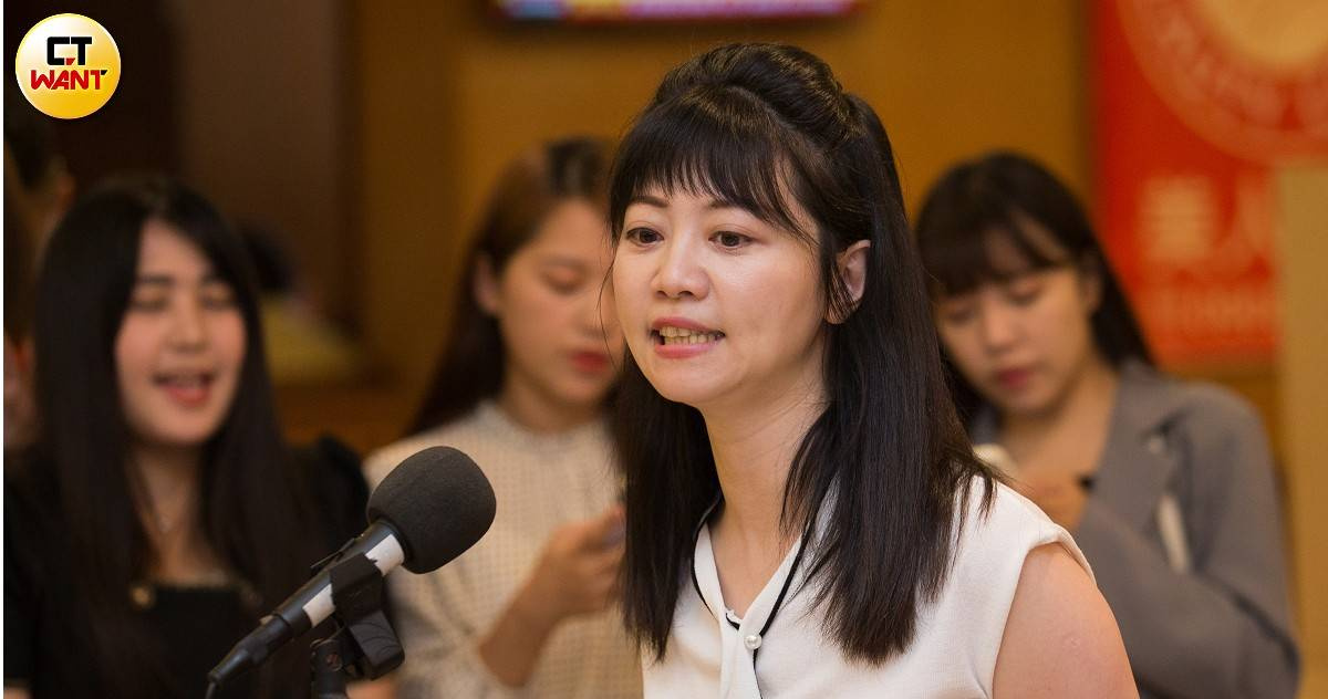 柯文哲演唱會賣8800 高嘉瑜「免費唱給大家聽」心寒：考慮減少 | 政治 | CTWANT