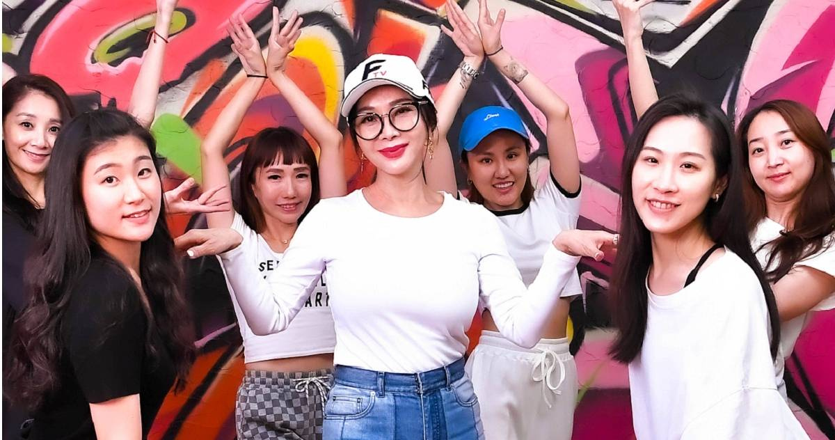 陳美鳳登台燈光突然全滅 自爆出糗默默重接電源 | 娛樂 | CTWANT