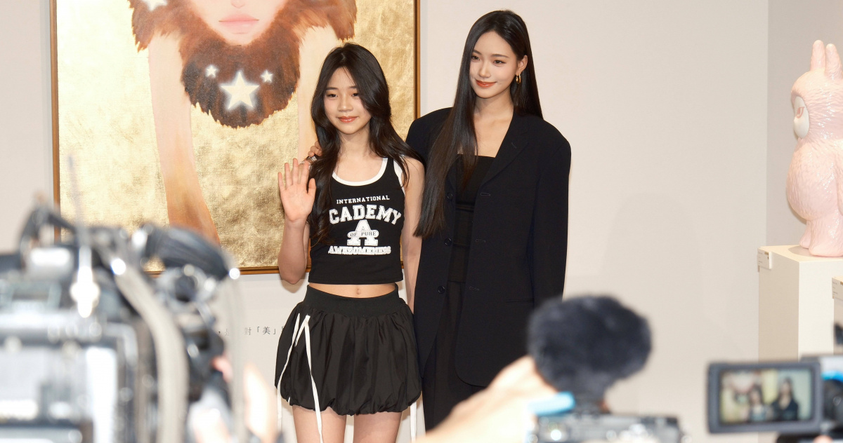 許老三驚艷現身Lily畫展！小S最搞怪女兒變氣質美女 網讚：顏值追上姐姐了 | 漂亮 | CTWANT