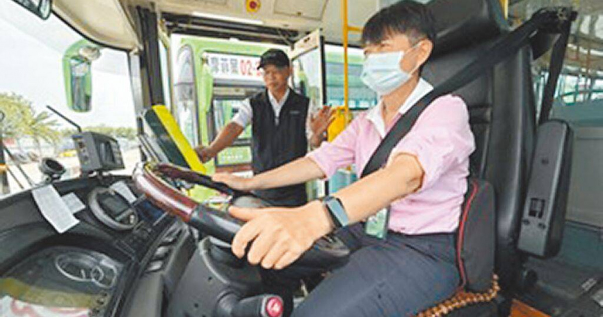 台中公車缺工潮！2年加薪8千留人 司機：收入增加很有感 | 生活 | CTWANT