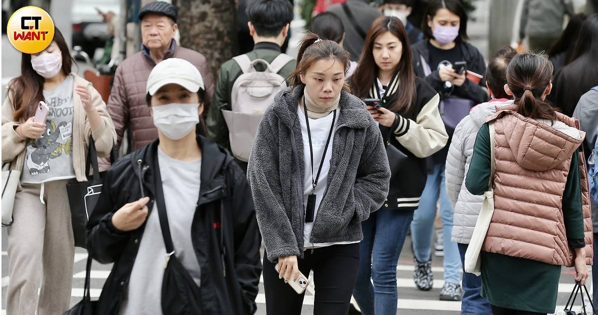 春節連假爽沒幾天要上班 他嫌台灣假少：短到靠X | 生活 | CTWANT