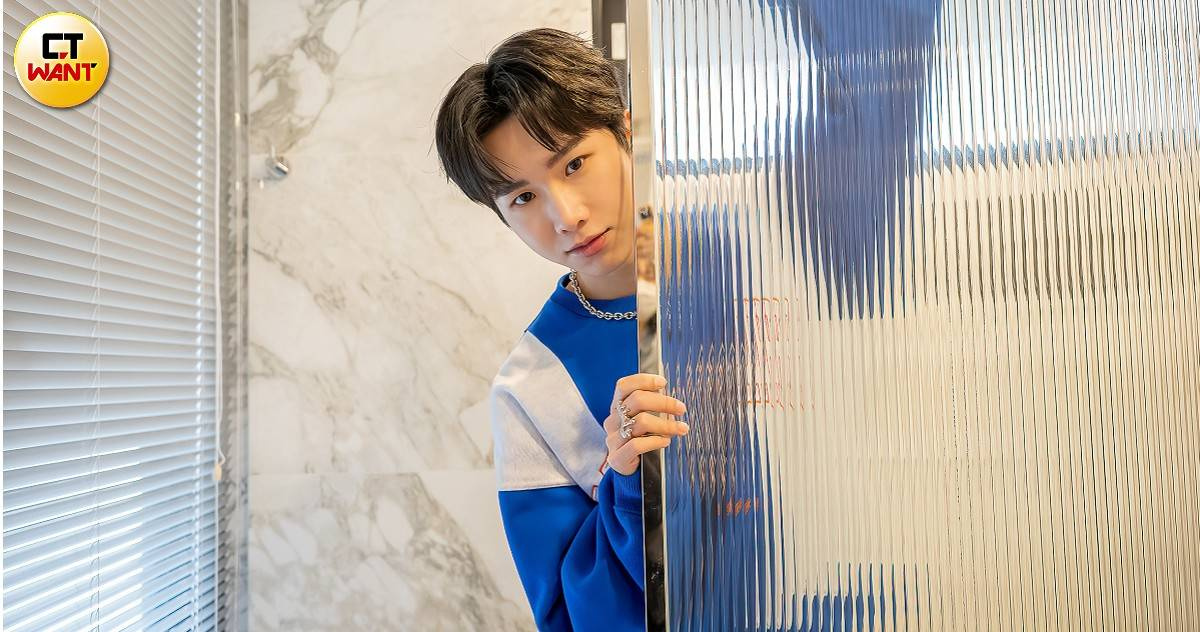 MV定情1／ 「AcQUA源少年」黃莑茗爆熱戀 與MV女主角盧以恩家中煲愛 | 娛樂 | CTWANT