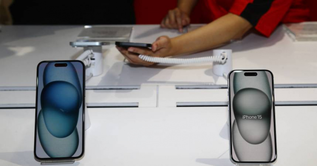 蘋果認了！剛上市就爆災情 iOS 17推更新修復iPhone 15過熱問題 | 財經 | CTWANT