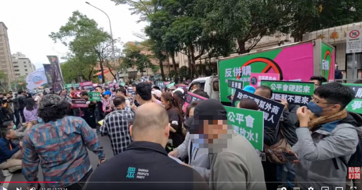 200名外送員「反壟斷」！抗議外送平台合併案 Uber Eats回應了 | 生活 | CTWANT