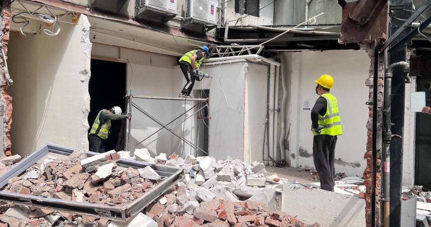 三重棋牌社暗藏賭場兩度被抄 鐵皮危樓遭強制拆除夷為平地 | 社會 | CTWANT