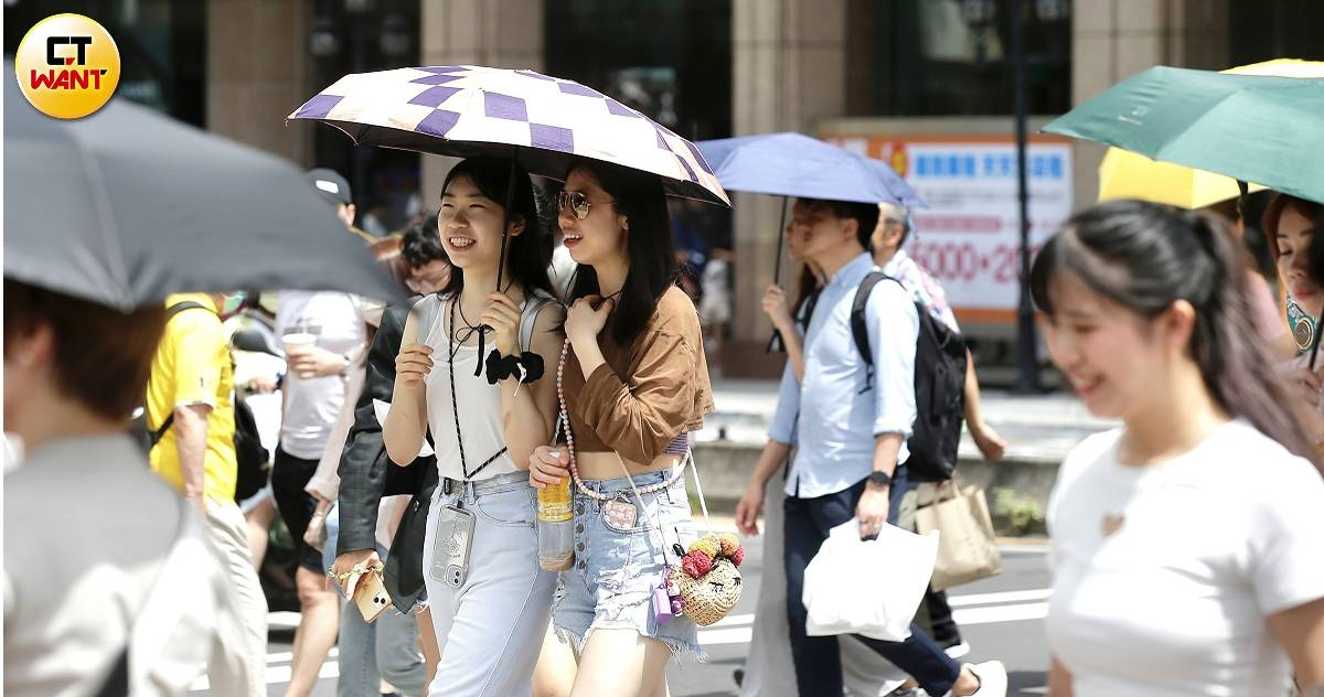 好天氣又要掰了！這天起「2波鋒面接力掃台」再迎更強雨彈 | 生活 | CTWANT