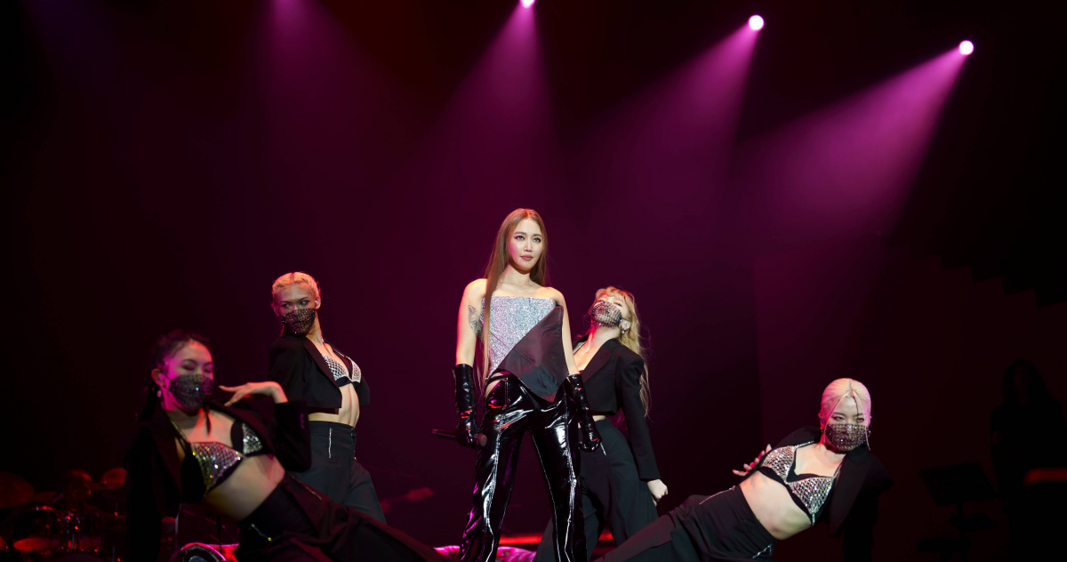 A-Lin辣秀南半球熱舞 與歌迷互動竟險出意外 | 娛樂 | CTWANT