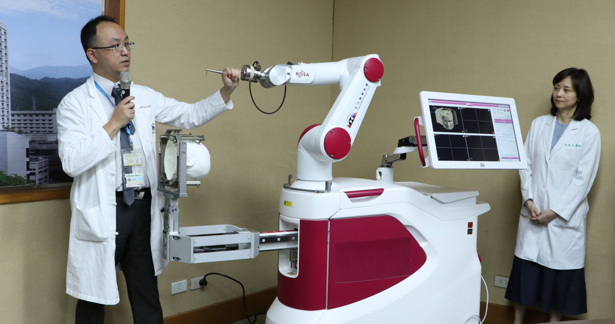 機器人輔助手術 煎熬27年！癲癎患者重獲新生 | 財經 | CTWANT