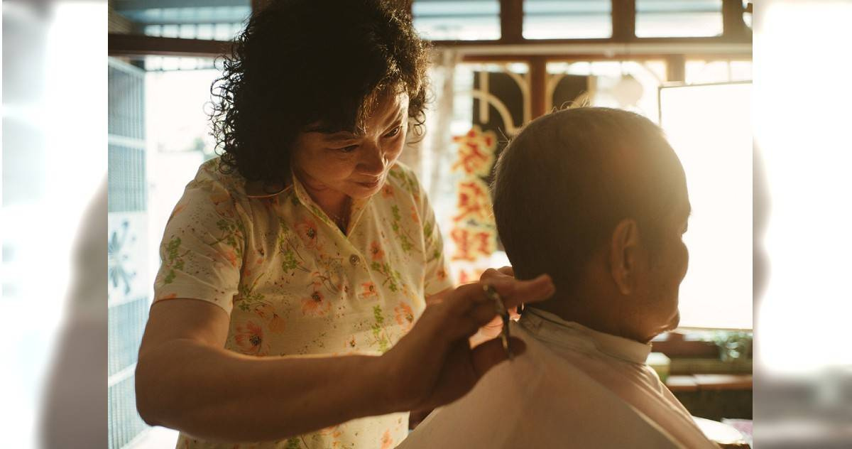 金馬影后練剪髮嘆雙手快斷 帶假人頭回家圍爐嚇壞媽 | 娛樂 | CTWANT