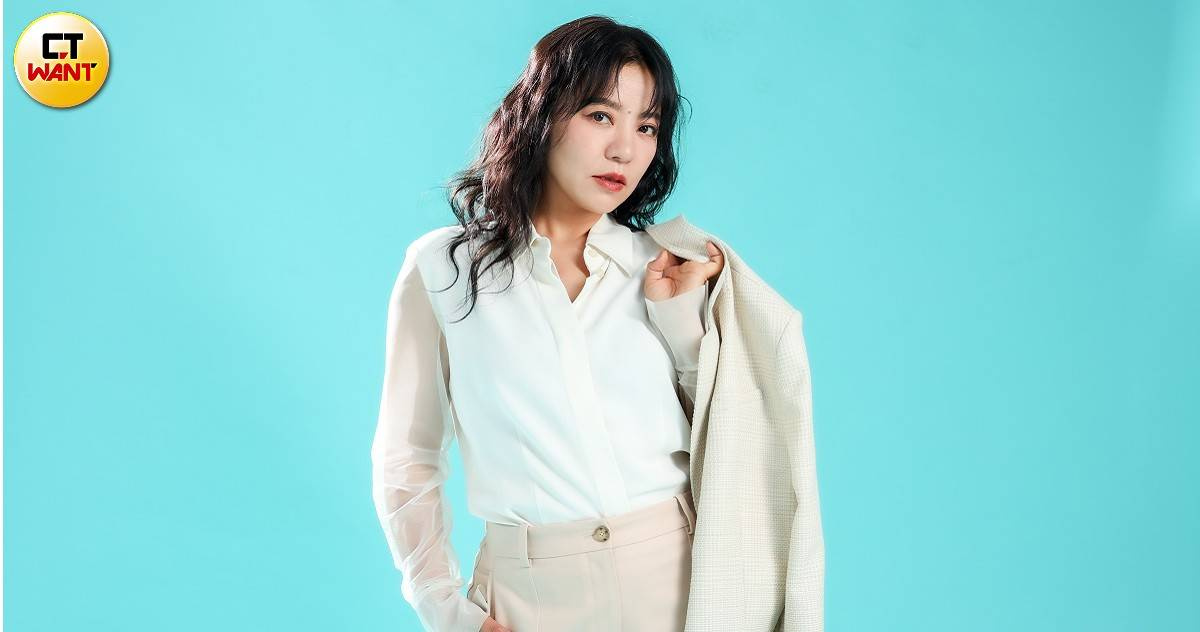 專訪 首先，妳得懂妳自己 丁噹（下）／第一次的小巨蛋，阿信牽著手送我到舞台邊 | 娛樂 | CTWANT