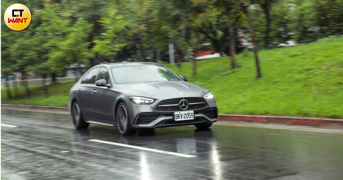 新車試駕／油加300可跑150公里 M-BENZ C300 Sedan | 財經 | CTWANT