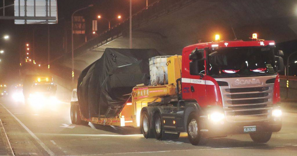 M1A2T戰車首批38輛運抵台北港 栗正傑分析「CP值不高」 | 政治 | CTWANT