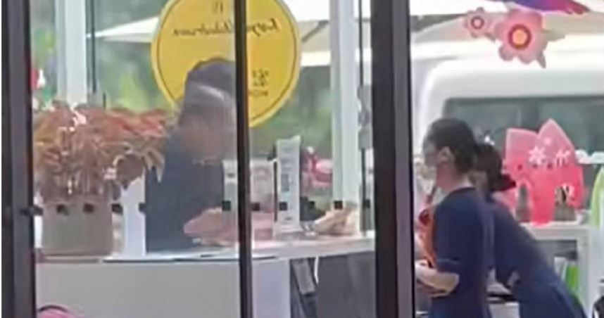 因停車費折抵問題爆氣 男子大罵櫃台人員：Look in my eyes | 社會 | CTWANT