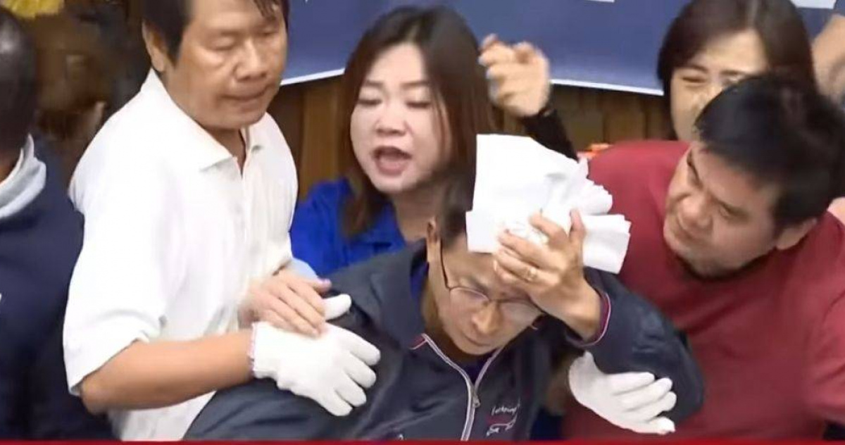 謝長廷接大法官？立委PO頭破血流照 籲勿淪陳菊院長2.0版 | 政治 | CTWANT