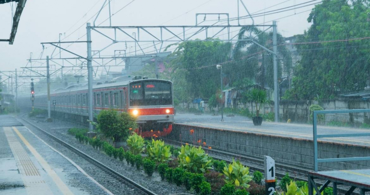 包包丟前站！45歲婦竟闖軌沿路折返拿 害台鐵潭子至栗林站延遲 | 社會 | CTWANT