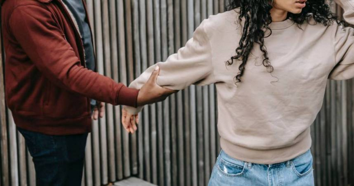 Barbecue restaurant refused to strike up a conversation... Violently ...