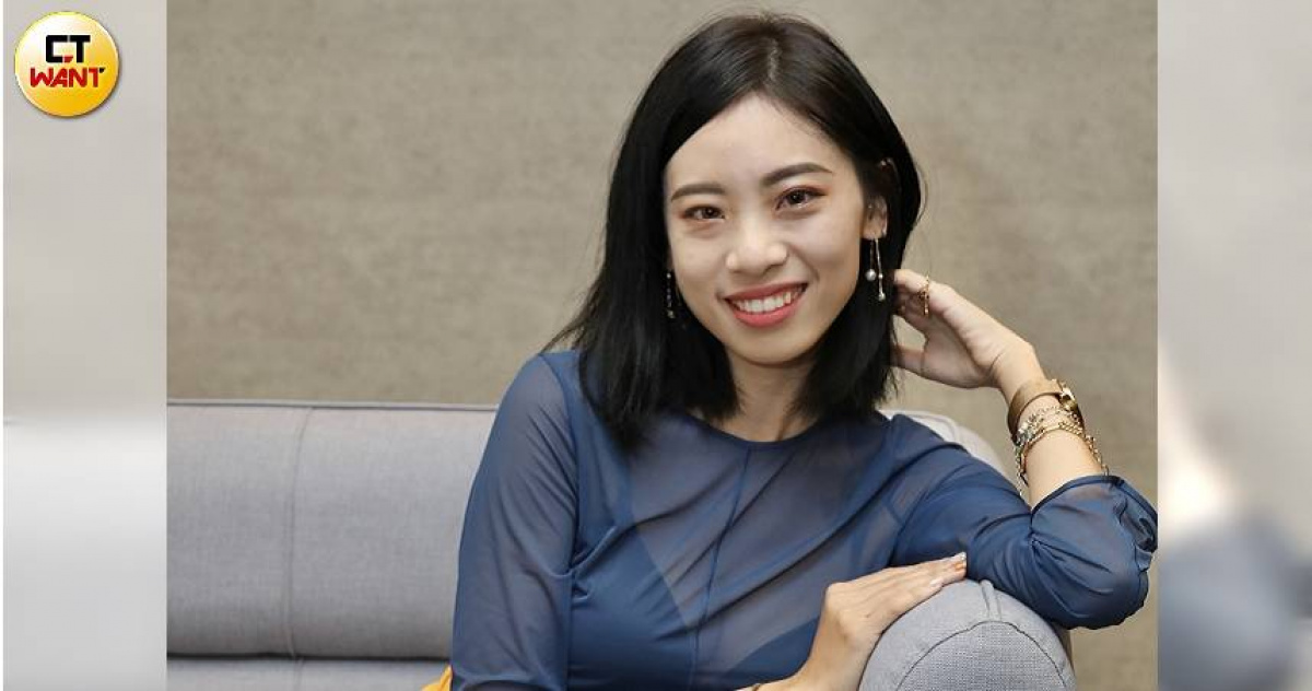 甩私密激戰片外流陰霾！前女輔導長「SWAG直播處女秀」 1.6萬人觀看破紀錄 | 娛樂 | CTWANT