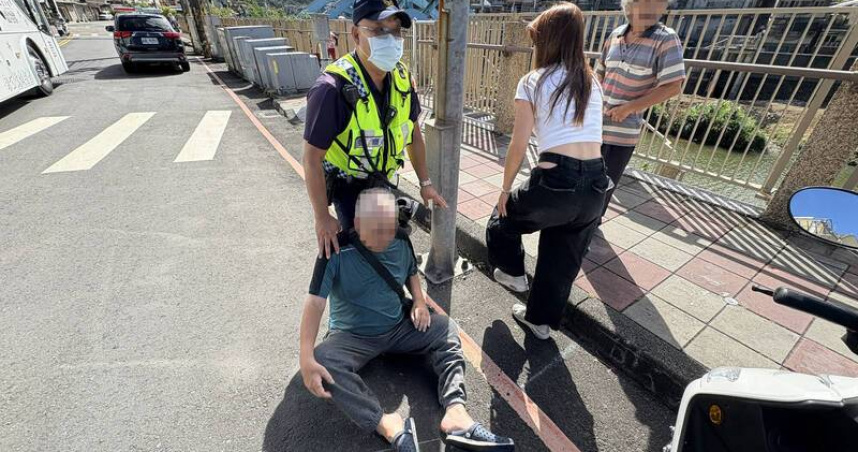 瑞芳74歲老翁騎車自摔失去意識 警路過急施CPR救回一命 | 社會 | CTWANT