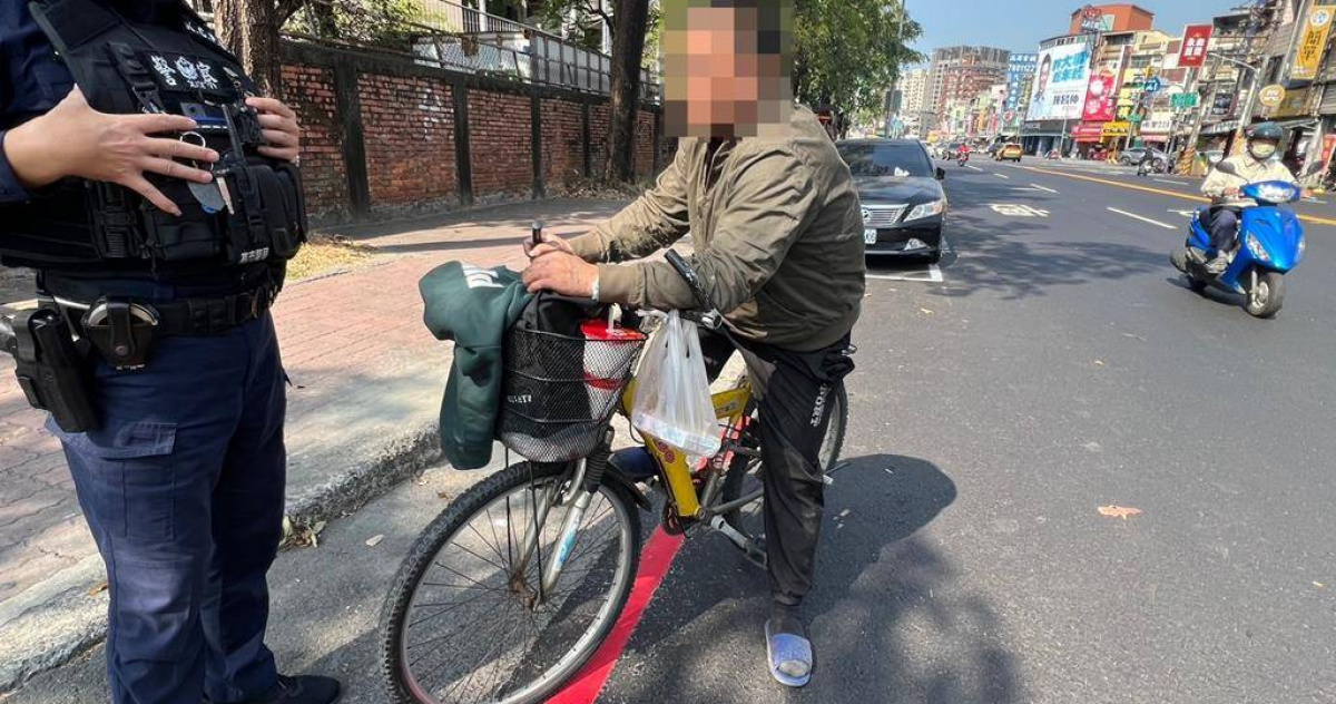 高中生吃早餐書包卻失竊 找回時惦記「考卷與筆記」已忘千元現金 | 社會 | CTWANT