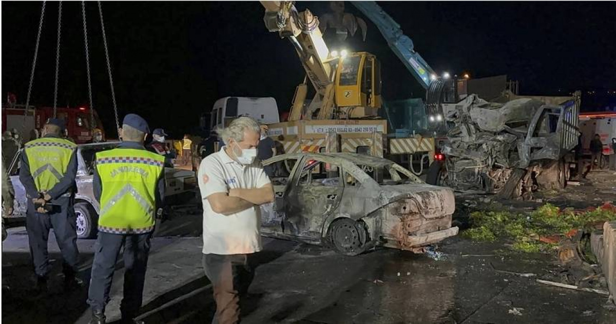 土國連環車禍「卡車失控撞11車」 12死31傷 | 國際 | CTWANT