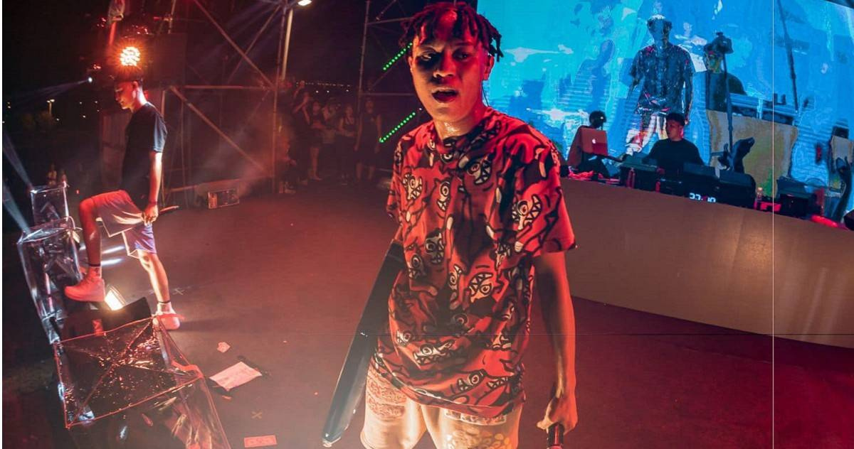 獨家／潮州土狗擅自拿應援板 演出狂甩惹怒U:NUS粉絲 | 娛樂 | CTWANT