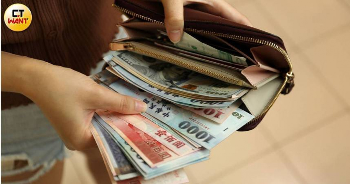 月薪6萬…癡情男被逼「月給4萬生活費」 女友狂抱怨：給不了我要的生活 | 生活 | CTWANT