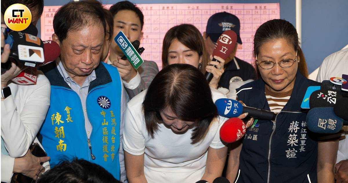 激動宣布挺過大罷免 王鴻薇徐巧芯都哭了 | 政治 | CTWANT