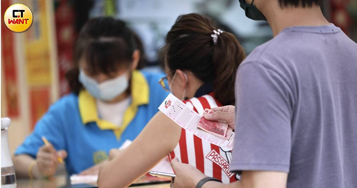 花200元獨得6.83億威力彩 嘉義6旬翁捐錢後搬家…台彩總經理證實了 | 財經 | CTWANT