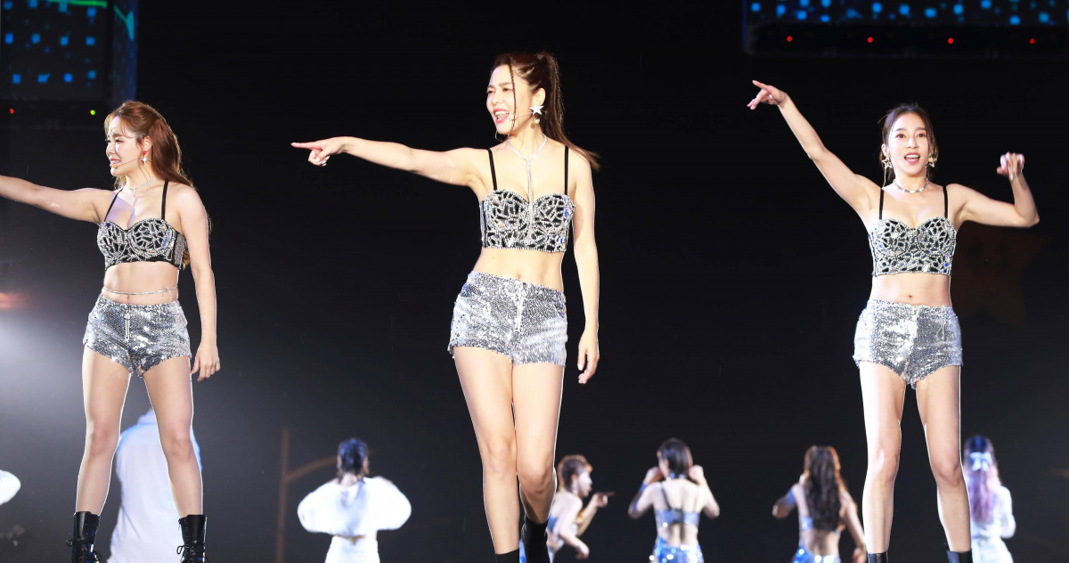 白家綺辣露好身材 高雄跨年收視開出全台第一 | 娛樂 | CTWANT